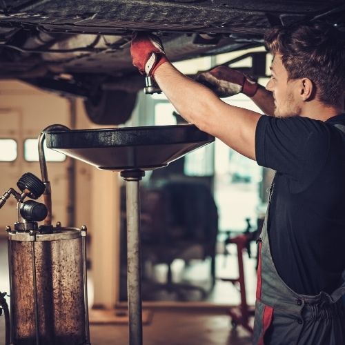 Oil Change Service Tips and Tricks - Car Lover Tips
